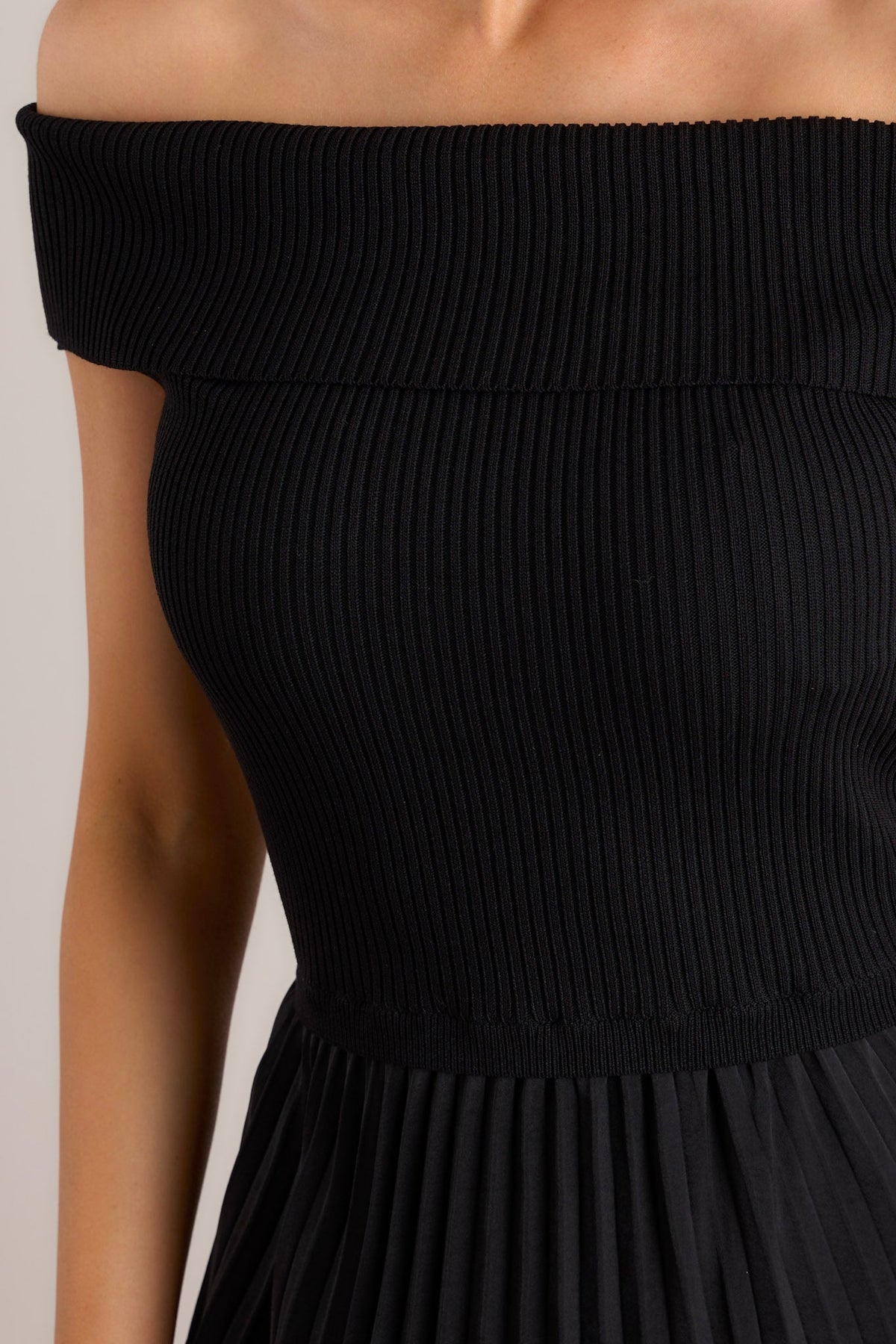 Black Pleated Midi Dress - All Dresses | Red Dress