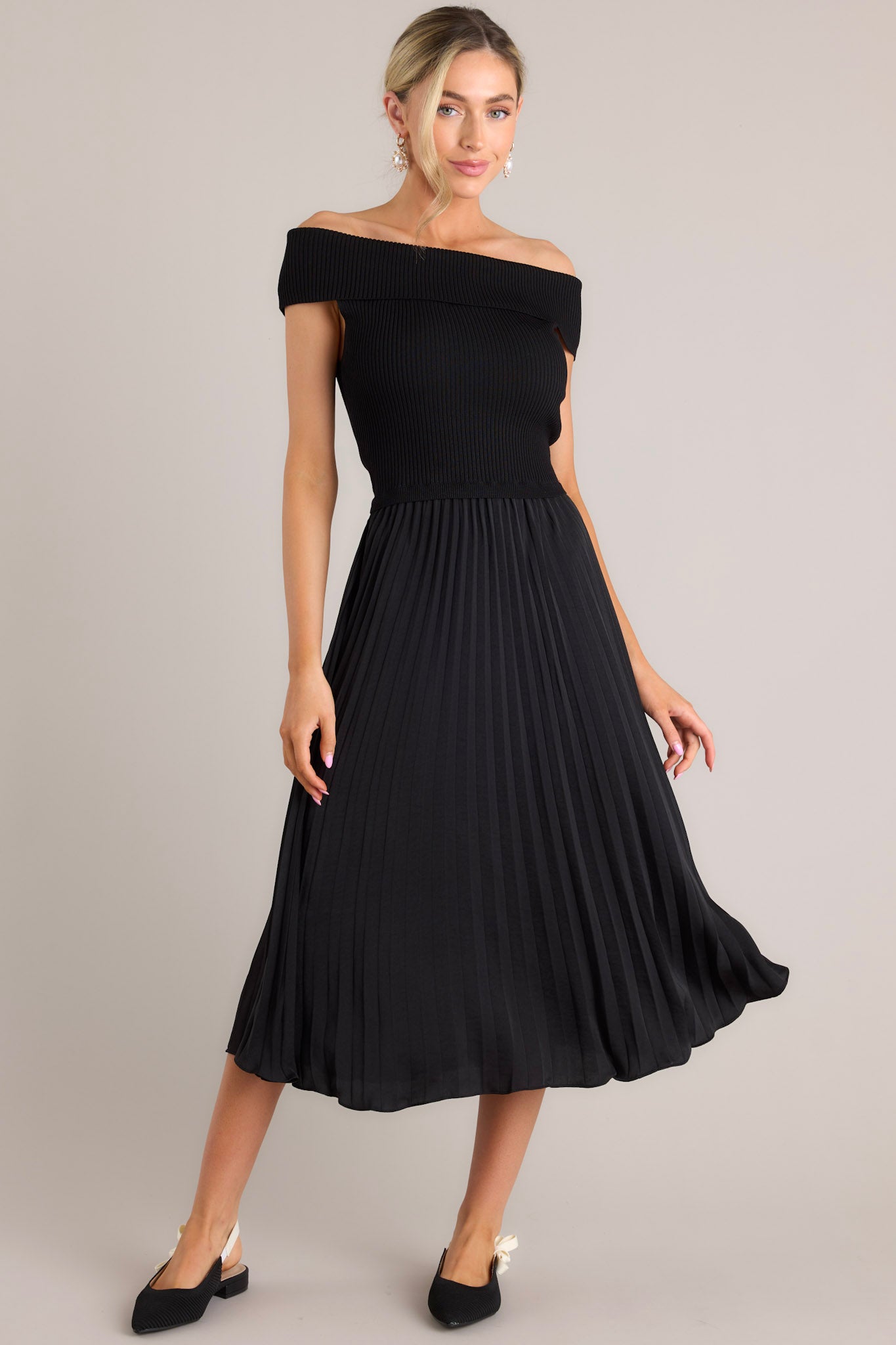 Black Pleated Midi Dress - All Dresses | Red Dress