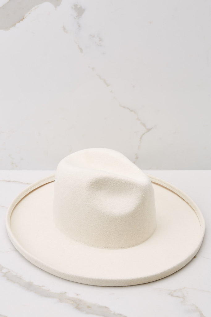 Gigi Pip Maude Pencil Brim Hat Off White | Red Dress