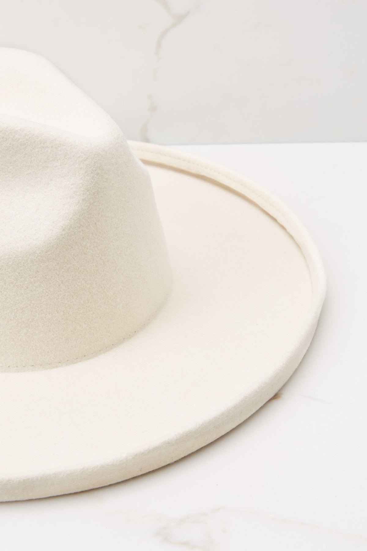 Gigi Pip Maude Pencil Brim Hat Off White | Red Dress